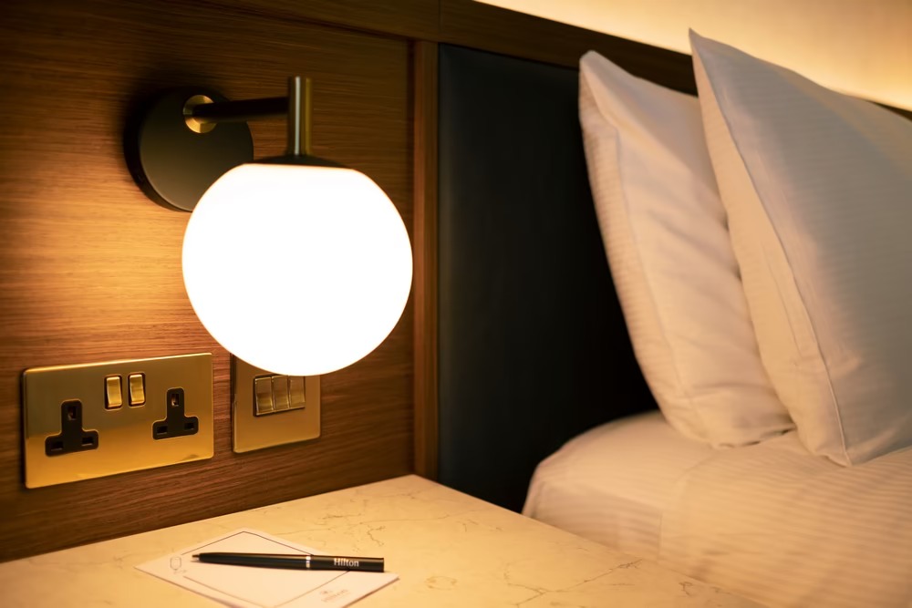 Brushed Brass 3 Gang 2 Way 10A Light Switch Blk Ins Screwless