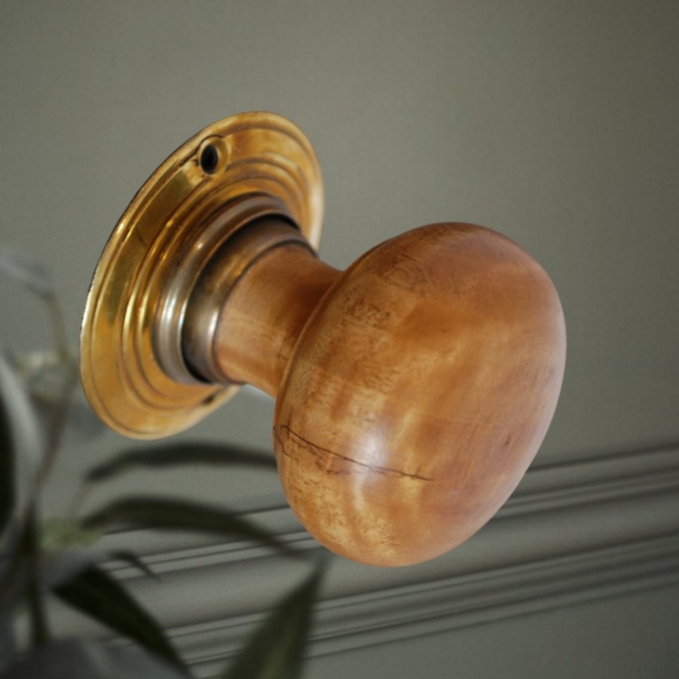 Oak Door Knobs - Oak Bun